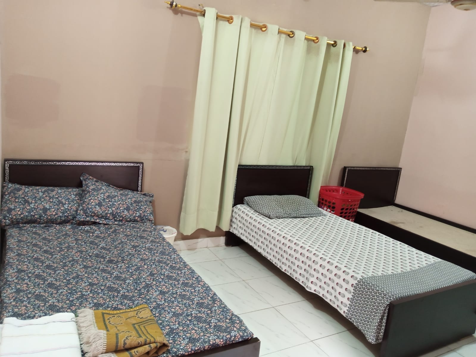Johar Girls Hostel - Girls Hostel in Karachi with WiFi | From PKR 17,000